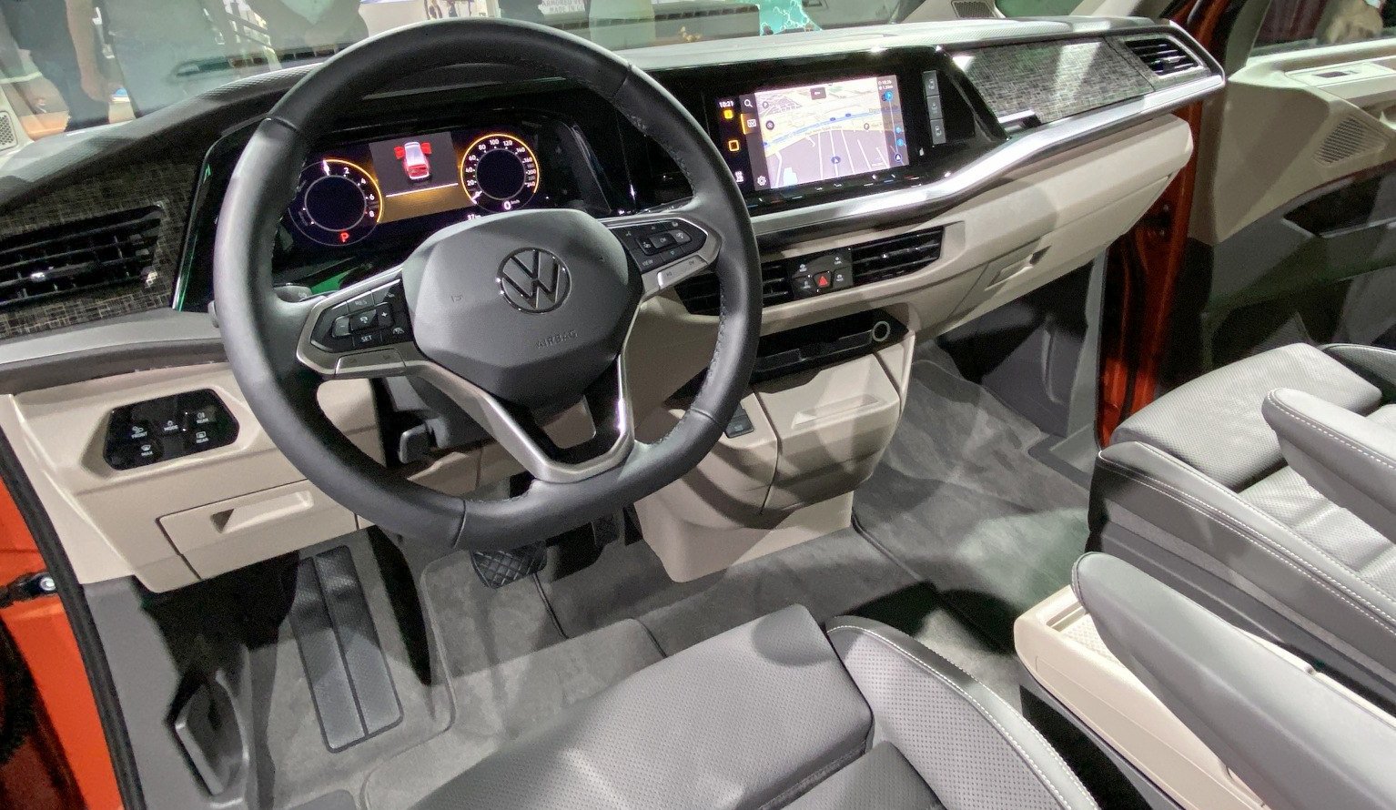 Volkswagen Multivan (T7) 1.4 eHybrid (218 Hp) DSG